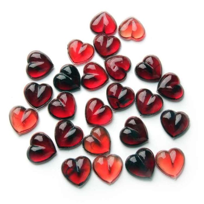 Small Red Glass Hearts - 25 Pieces - Cadoworld Ltd - www.glasspebbles.co.uk